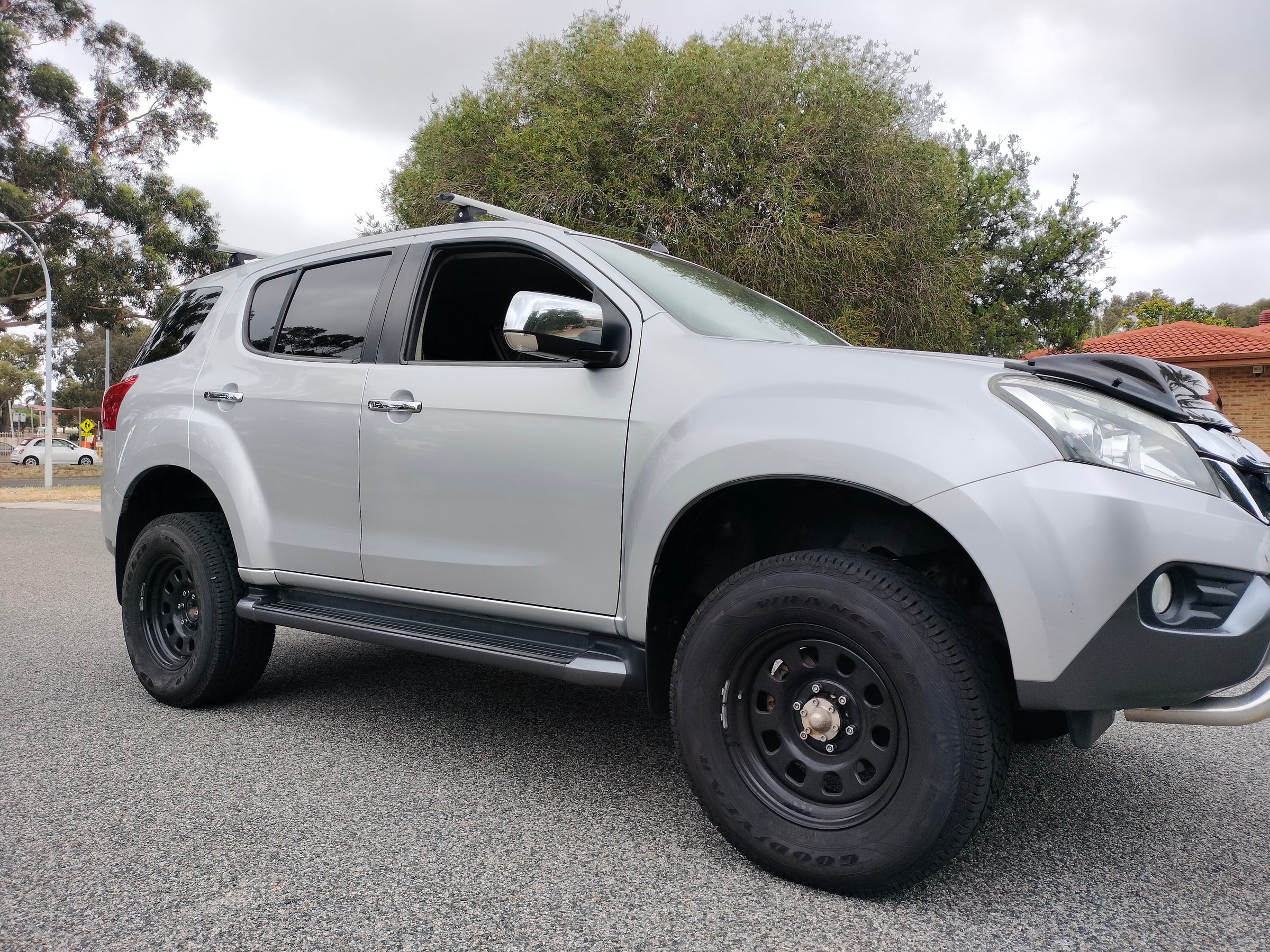 Isuzu MUX 2" Lift Kit – JM 4X4 Suspension