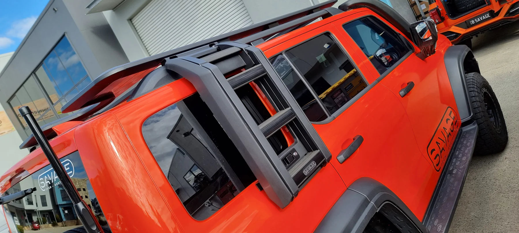 TANK 300 SIDE LADDER – JM 4X4 Suspension